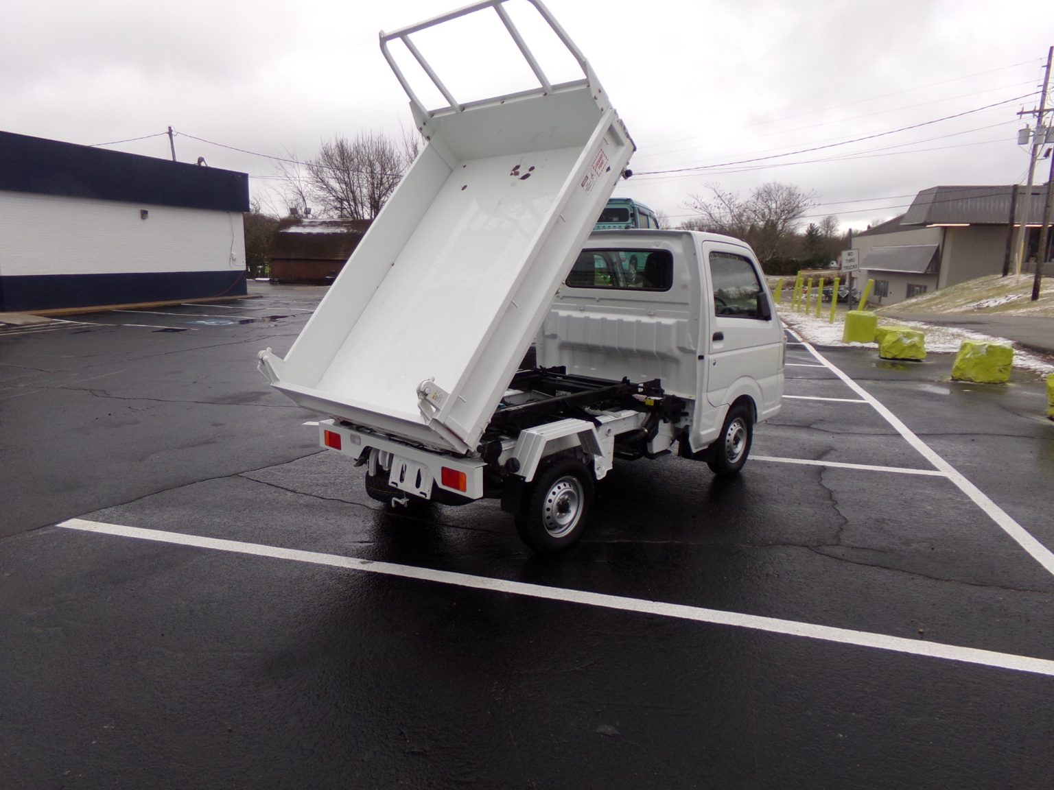 Suzuki Carry 660 ccl 3 cyl. EFI – Woodys Mini Trucks